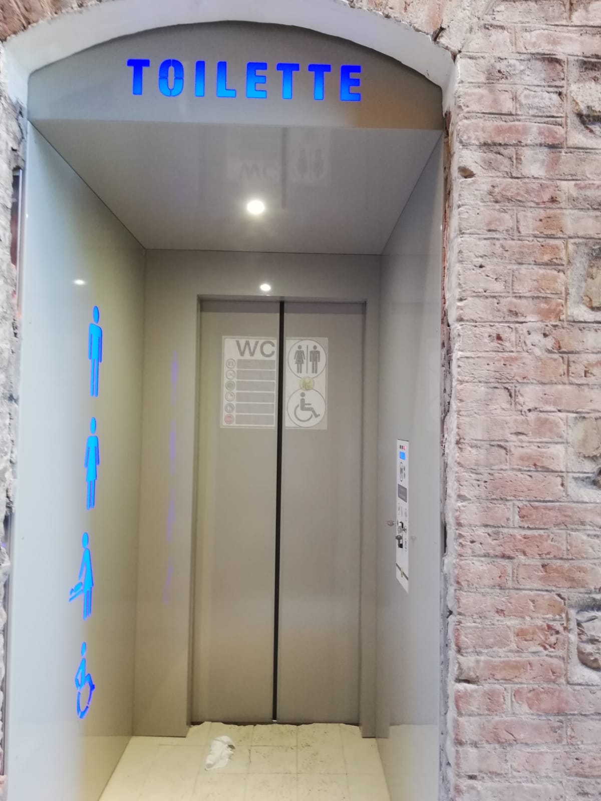 Selbstreinigender Toilettenraum TWATER | PTMatic